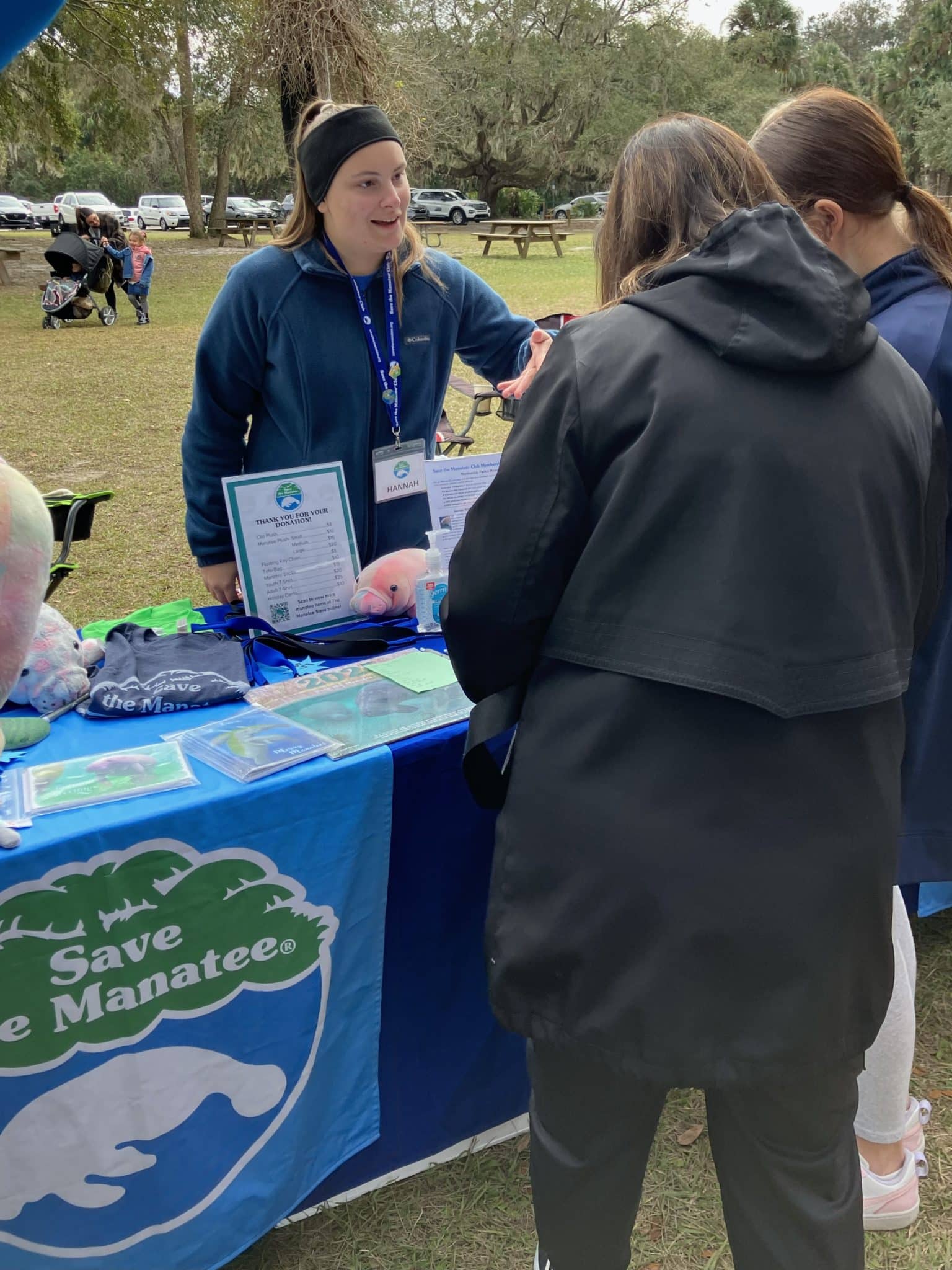 Volunteers Make a Difference for Manatees! | Save the Manatee Club